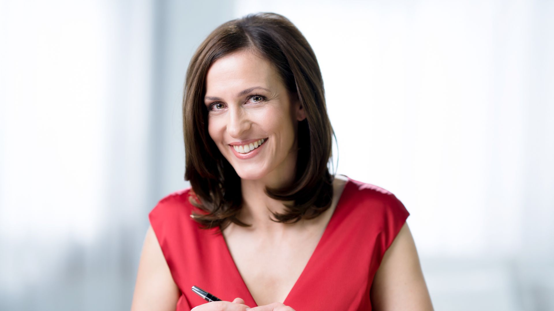 Neues GZSZ-Intro zum Jubiläum: Ulrike Frank kennt den Grund ...