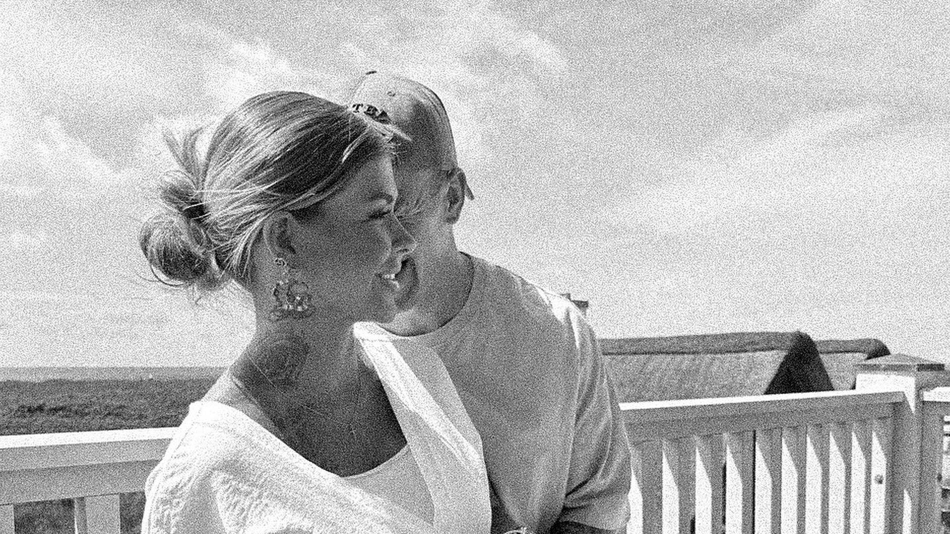 "Make Love, Fake Love"-Xander erwartet erstmals Nachwuchs!