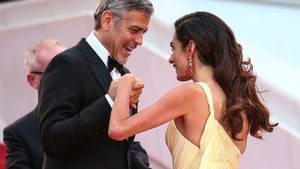 George Clooney verrät: So versaute Amal seinen Heiratsantrag | Promiflash.de