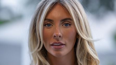 Überraschung: Alica Schmidt knutscht ihren Freund live im TV