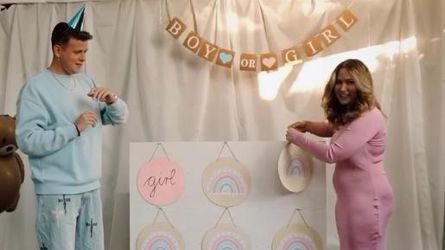 Hochschwangere Sonny Loops und Jamie Birrell sind verlobt