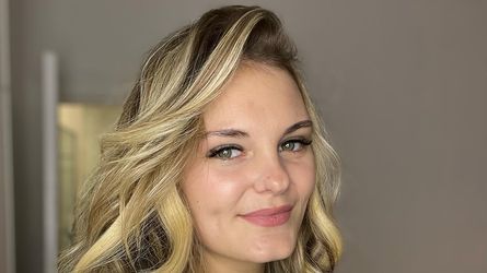 Laura Hink | Promiflash