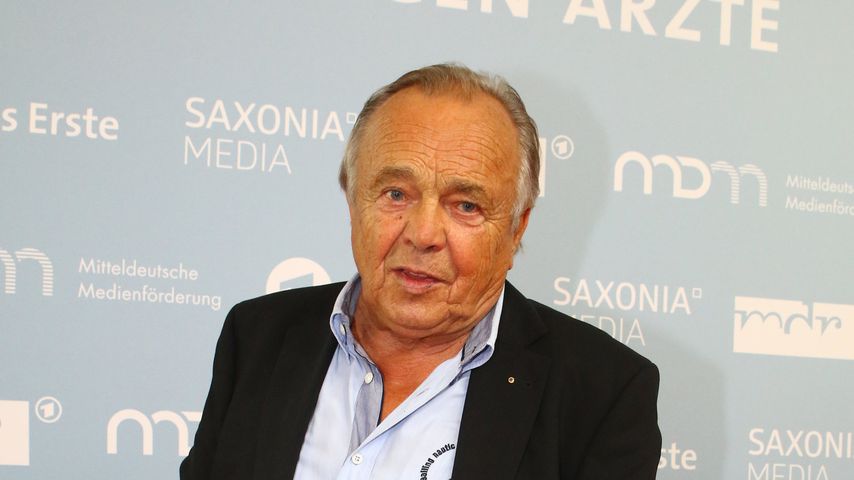 "In aller Freundschaft": Dieter Bellmanns (†) Figur stirbt! | Promiflash.de