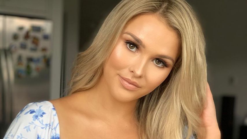 Champions League-Flitzerin macht Promo für YouTuber-Freund | Promiflash.de