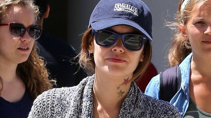 Gewagt! Rachel Bilson überrascht mit neuem Tattoo | Promiflash.de