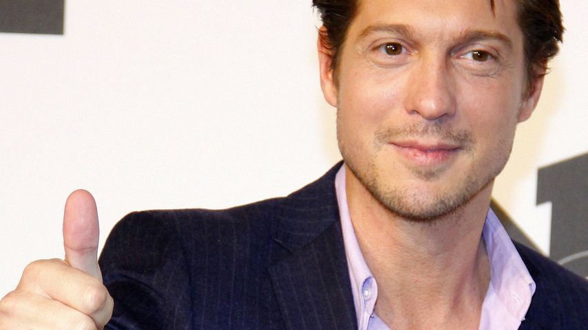Sebastian Deyle übt schon einmal die Vaterrolle | Promiflash.de