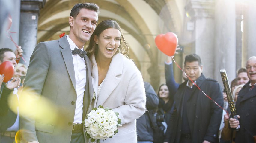 Nach Hochzeit: Laura Wontorra postet verliebtes Pärchenfoto ...