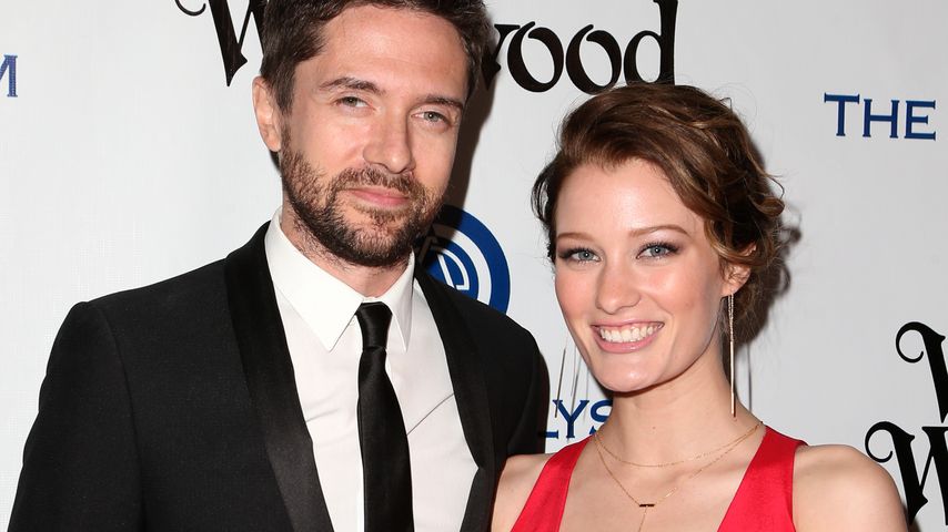 Das Baby ist da! "Die wilden 70er"-Topher Grace ist Papa | Promiflash.de