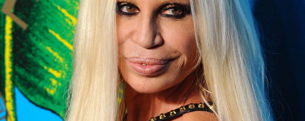 Botox-Schock! Donatella Versace total überglättet | Promiflash.de