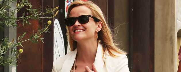 Po-Blitzer! Diese Promi-Dame zeigt zu viel | Promiflash.de